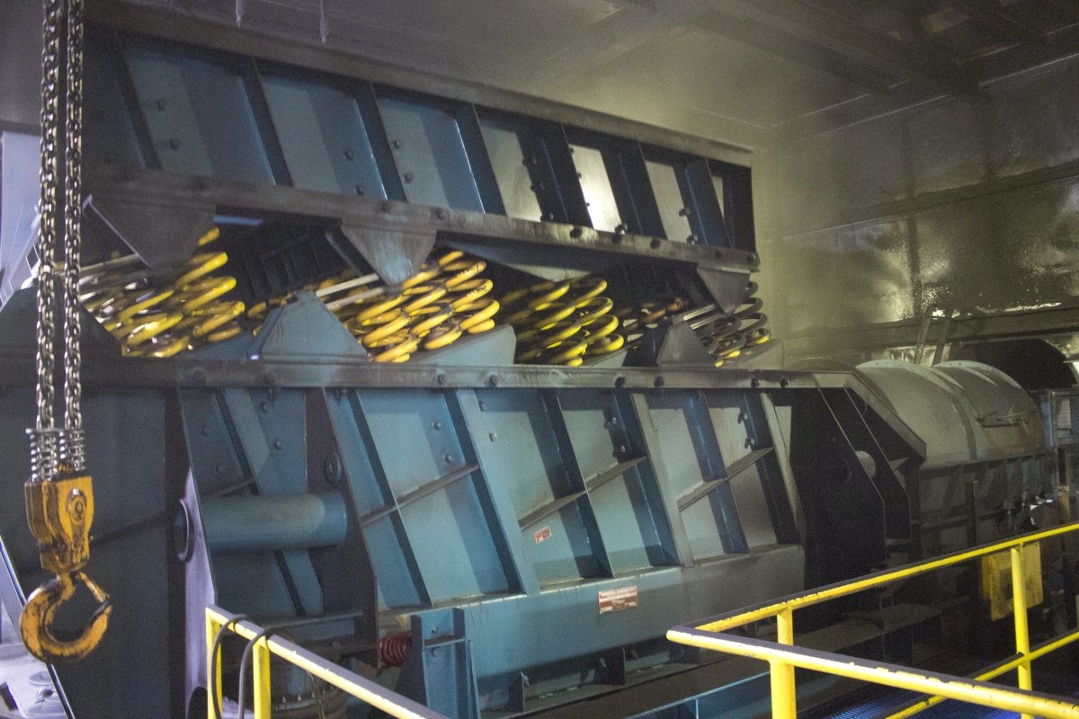 Two-Mass Conveying Shakeout - MetalTech Systems